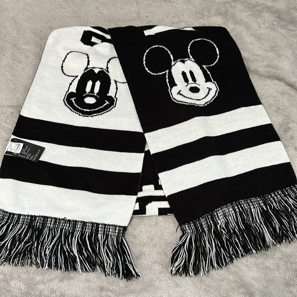 Disney | Accessories | Disney Hm Collab Reversible Mickey Mouse Scarf ...